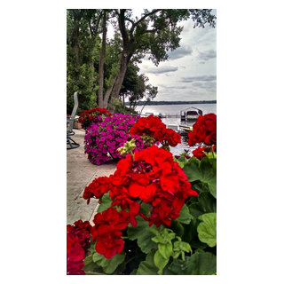 Softscape (Flowers, Flower beds and more) - Traditional - Landscape ...