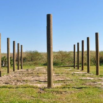 Uniform Diameter Poles - Photos & Ideas | Houzz