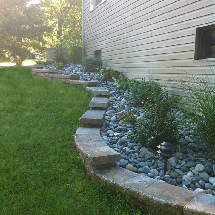 75 Small Retaining Wall Landscape Ideas You'll Love - October, 2025 | Houzz
