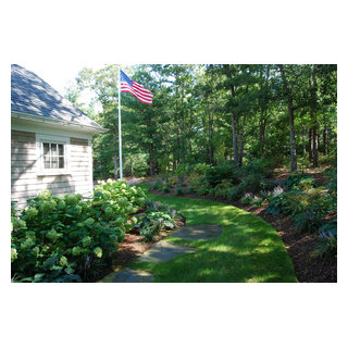 Stepping Stone Path & Border Plantings - Traditional - Landscape ...