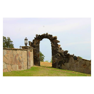 Stone Arch - Traditional - Landscape - Dallas - by Bellinger Design ...