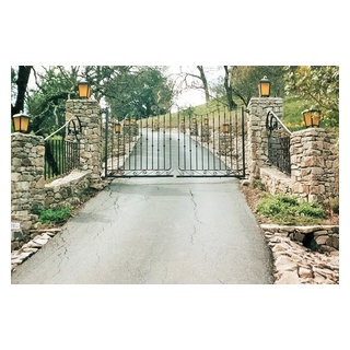 Stone Entry Gates - Modern - Landscape - San Francisco - by Reyes ...