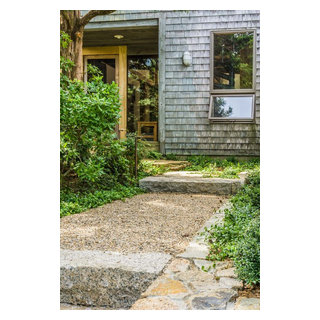 Stone Steps, Pea Stone and Front Entrance, Cape Cod, MA - Jardin ...
