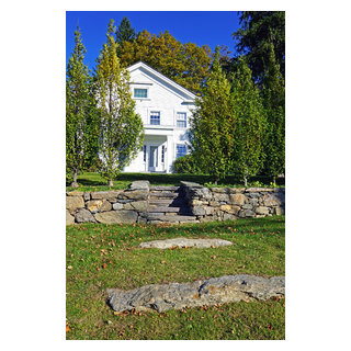 Stone walls and reclaimed stone steps - Classique - Jardin - New York ...