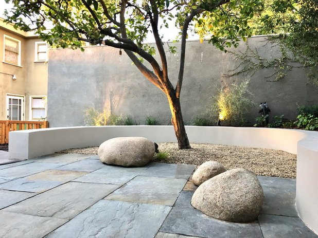 Natural Boulders Enhance 4 Standout Landscape Designs