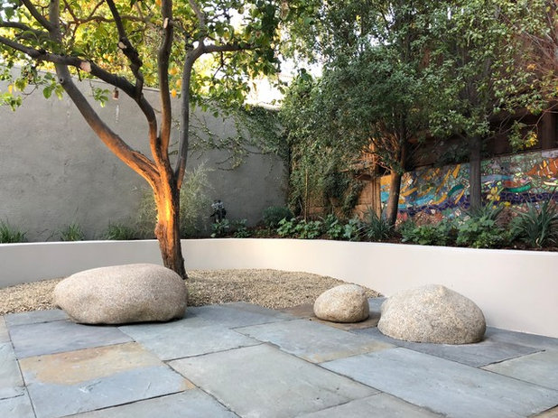 Natural Boulders Enhance 4 Standout Landscape Designs