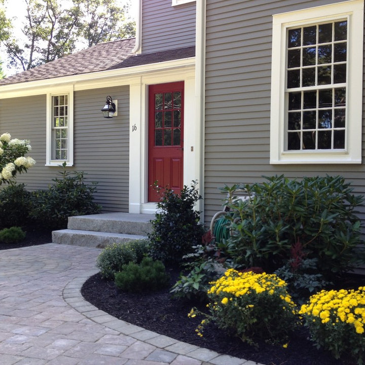 Colonial Home Landscape - Photos & Ideas | Houzz