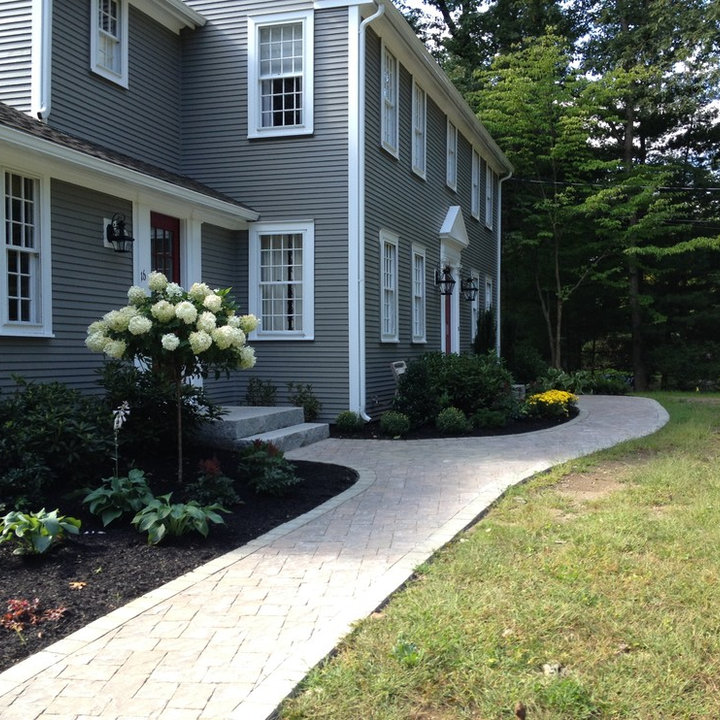 Colonial Home Landscape - Photos & Ideas | Houzz