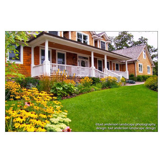 Twin Cities Suburban Farmhouse - Late Summer. Minnesota Landscape ...