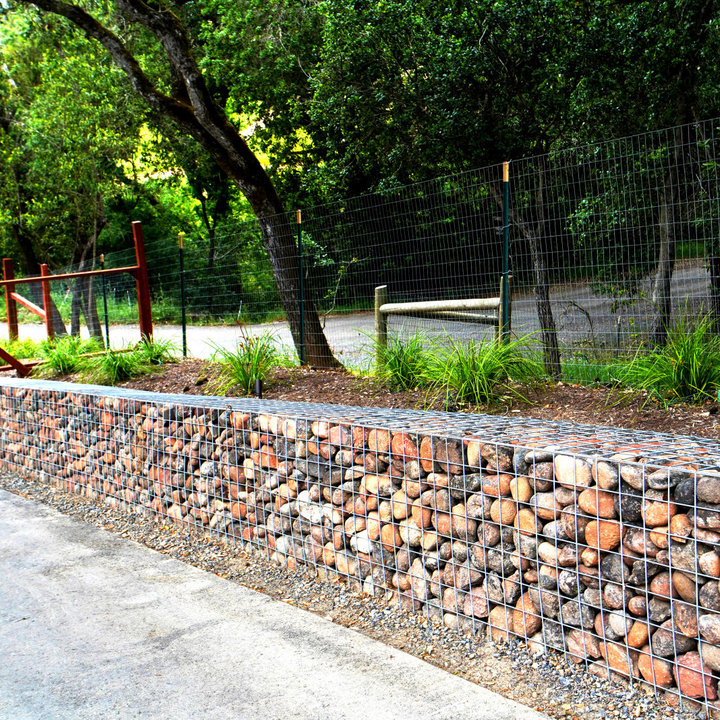 75 Industrial Rock Landscaping Ideas You'll Love - September, 2025 | Houzz