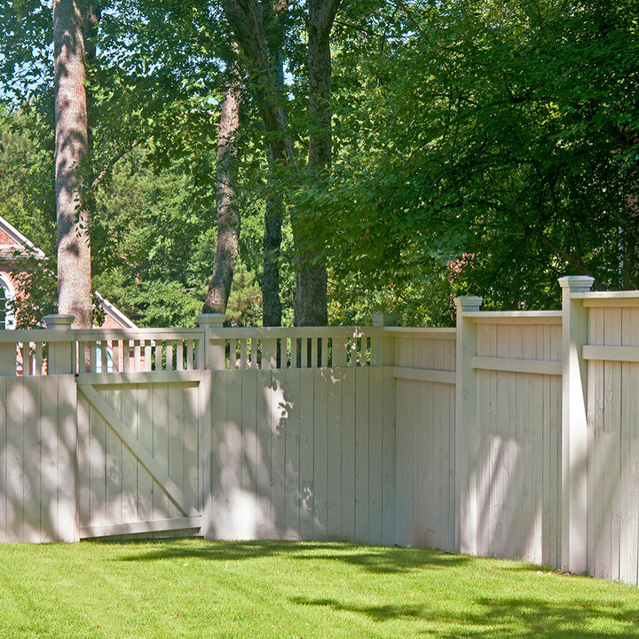 White Privacy Fence - Photos & Ideas | Houzz