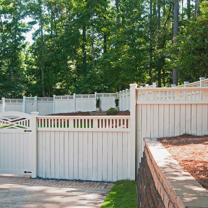 White Privacy Fence - Photos & Ideas | Houzz