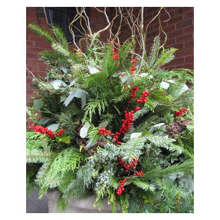 Winter Decor - Traditional - Landscape - Chicago - by Greenhaven ...