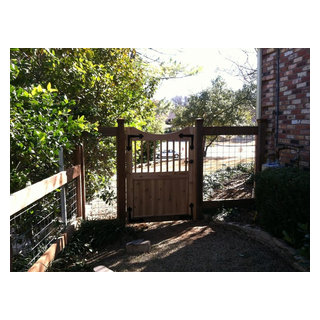 Wood Fences - Traditional - Garden - Dallas - by Buzz Custom Fence ...