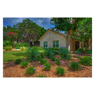 Xeric plantings - Traditional - Landscape - Austin - by Pearson ...