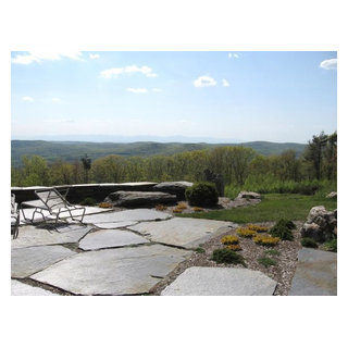Zen stone work / natural stone flagging patio - Contemporary ...