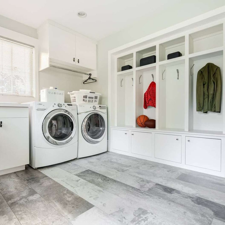 75 Beautiful Industrial Utility Room Ideas and Designs - October 2023 ...
