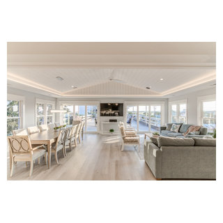 Captain's Deck, Seapath Yacht Club - Beach Style - Living Room ...