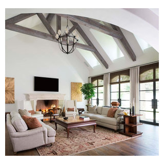 Desco - Traditional - Living Room - Dallas - by Danes Custom Homes | Houzz