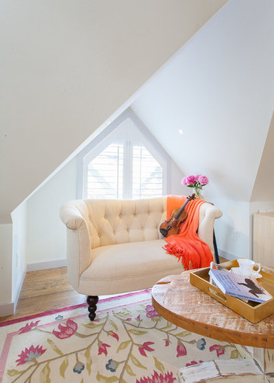 Houzz Tour: An Elegant Studio Apartment Over the Garage