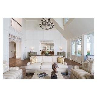 Queen Anne Shingle Style Beach House - Coastal - Living Room - Los ...