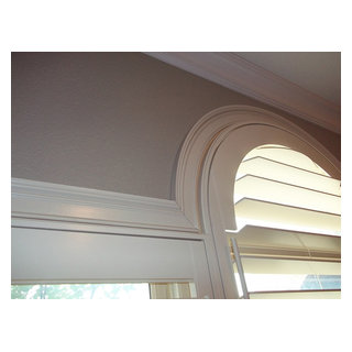 San Antonio Triple Window with Center Arch - Traditional - Living Room ...