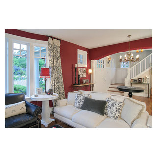 Seattle Box Style - Traditional - Living Room - Seattle - by Kristi ...