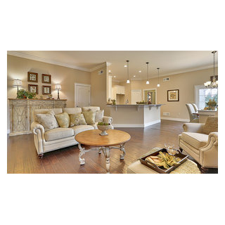 The James at Home Town Square - Classique Chic - Salon - Philadelphie ...