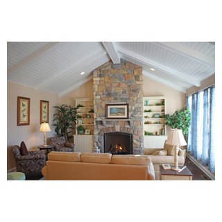 The Juliet - Traditional - Living Room - Other - by Capstone Homes | Houzz