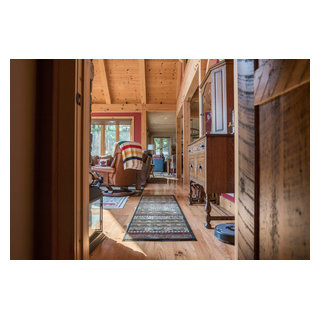 Timber Frame Cottage - Muskoka, ON - Rustic - Living Room - Toronto ...