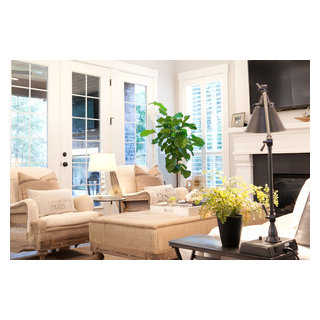 Transitional Great Room - Klassisch modern - Wohnbereich - Portland ...