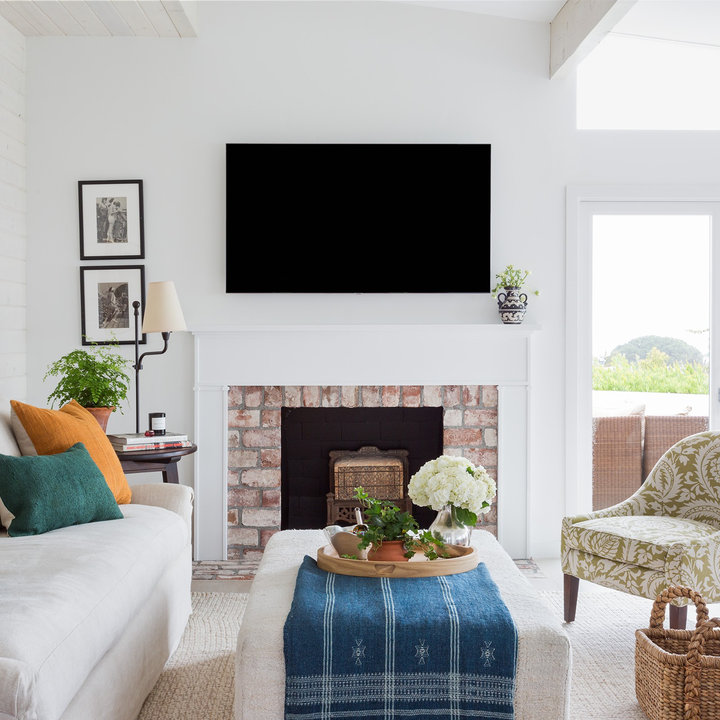75 Living Room with a Brick Fireplace Ideas You'll Love - October, 2025 ...