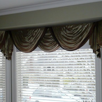Swag And Jabot Valance - Photos & Ideas | Houzz