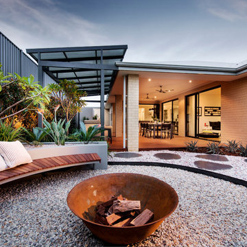 75 Beautiful Large Patio Ideas and Designs - August 2022 | Houzz UK