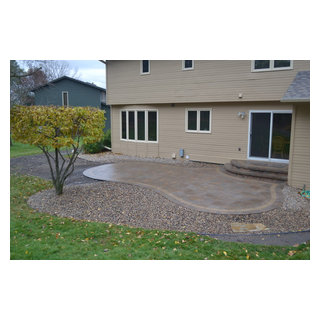 Backyard Paver Patio and Stoop - Contemporáneo - Patio - Minneapolis ...