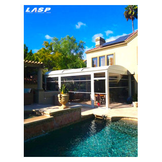 Beautiful veranda with motorized pergola FirstClass - Contemporary ...