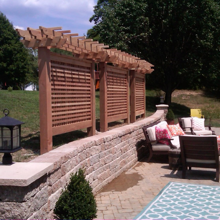 Cedar Privacy Screen - Photos & Ideas | Houzz