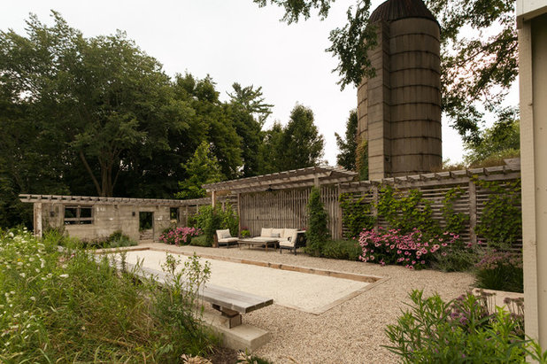 3 Landscape Designs That Beautifully Mix Old and New