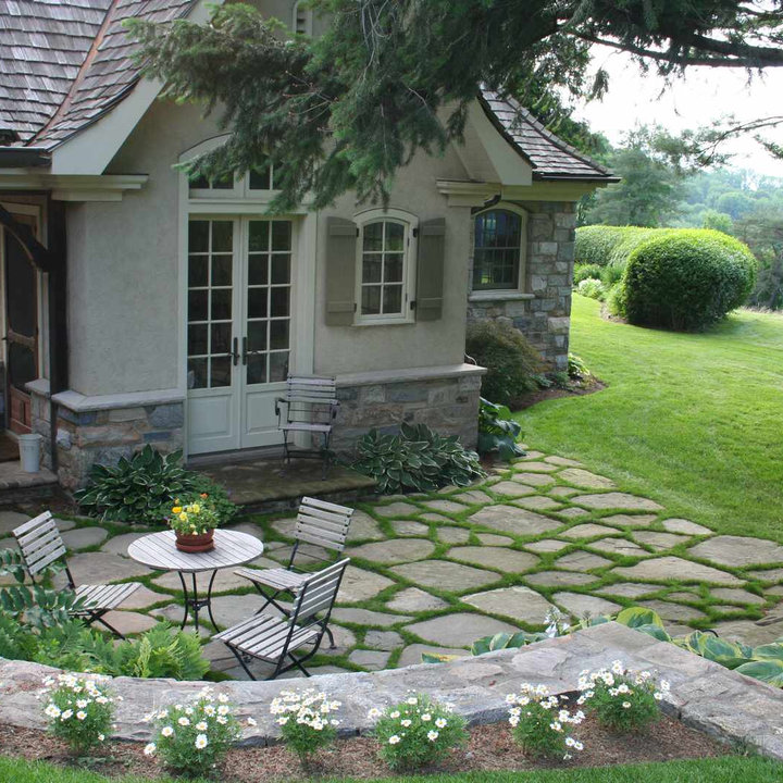 Fieldstone Patio - Photos & Ideas | Houzz