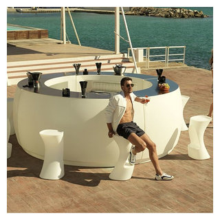 Fiesta Outdoor Bar and Stools - Modern - Patio - Chicago - by Home ...