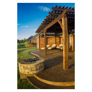 Fireplaces & Fire Pits - Curved Patio with Fire Pit.\ - Craftsman ...