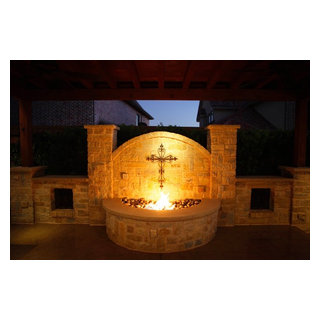 Fireplaces & Fire Pits - Curved Stonewall Fire Pit - Craftsman - Patio ...