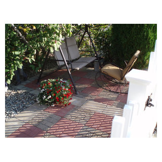Front yard sitting area - Traditional - Patio - Seattle - by Osorio's ...