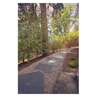Iron-Mountain Flagstone + Gravel Walkway with Steel Edging - Rustic ...