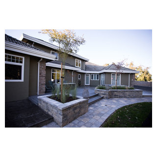 Ladner Cozy Outdoor Retreat - Craftsman - Patio - Vancouver - by AZURO ...
