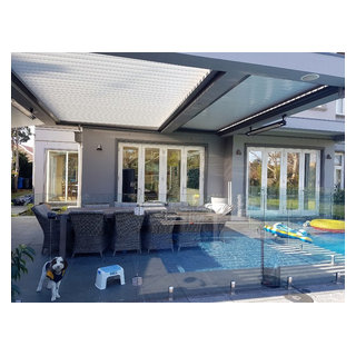 Louvre & Insulated Patio - adjacent to Pool - Contemporáneo - Patio ...