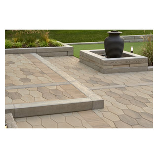 Modern Backyard Patio Design - Patio - Philadelphia - by Techo-Bloc | Houzz