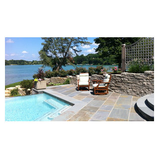 Modern Bluestone Pool Deck Patio - Moderne - Terrasse et Patio ...