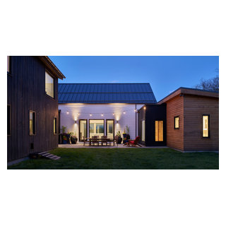 Modern Farmstead - Farmhouse - Patio - Philadelphia - by MaMo ...
