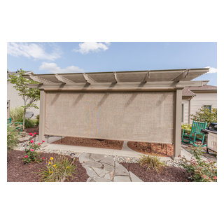 Operable Pergola with retractable shade screen - Farmhouse - Patio ...
